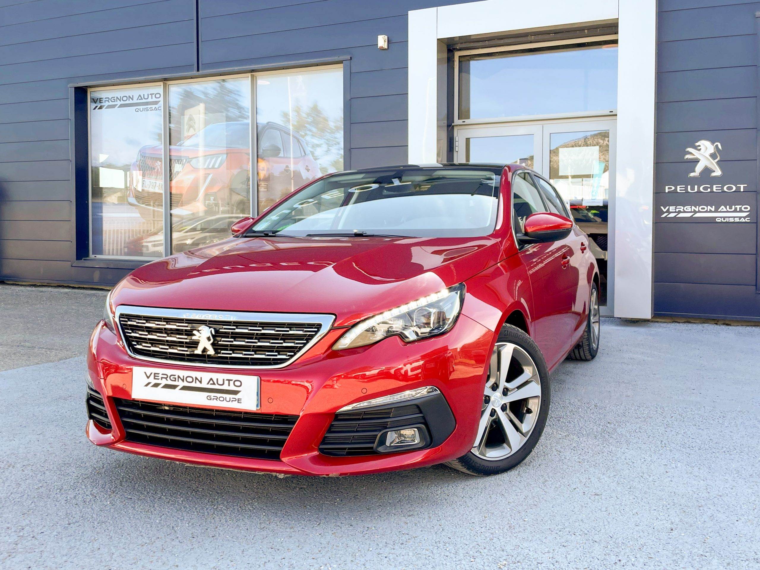 Peugeot 308 (2) - Puretech 130 Allure - Rouge - Essence - Bte auto